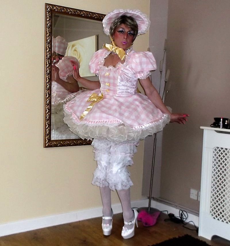 Into the Wendyhouse: sissy stories and drawings by Prim of cross ...